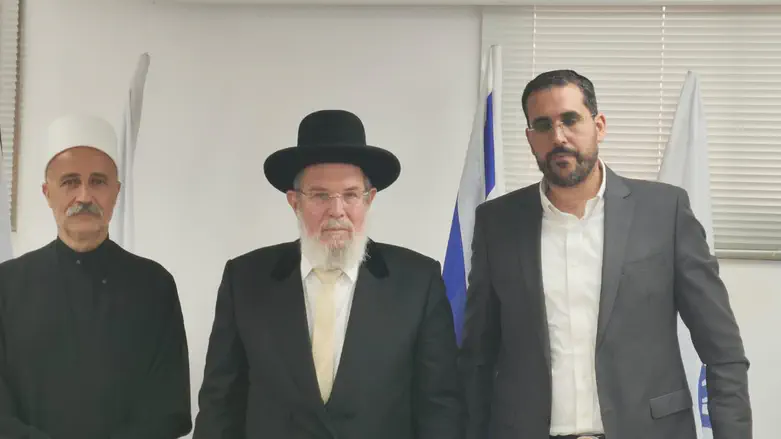 Chief Rabbi hosts Druze Sheikh | Israel National News