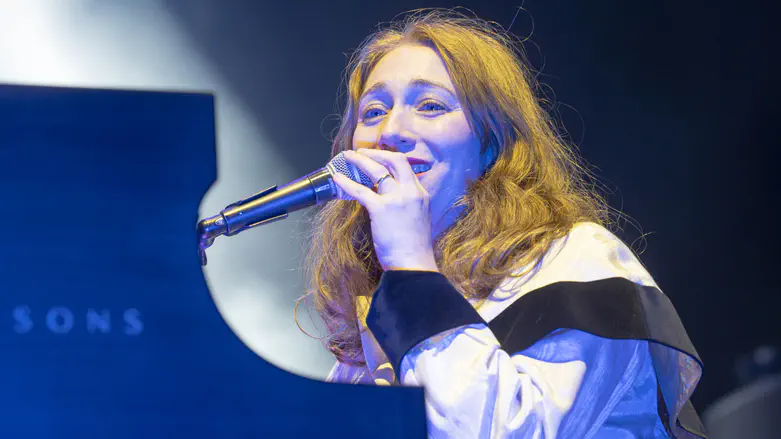 Watch: Israeli singer hits back at pro-Palestinian protester | Israel ...