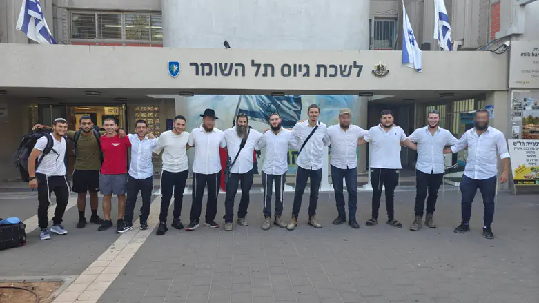 Special recruitment day: Dozens of Haredim enlist in IDF | Israel ...