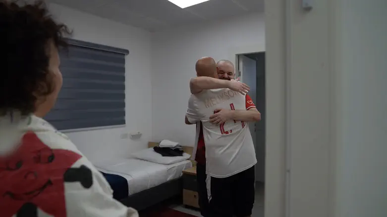 Watch: Freed hostage Eitan Horn reunites with brother Iair | Israel ...