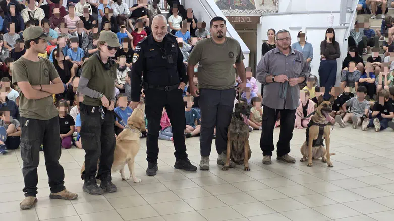 Israel Dog Unit holds special exhibition for Samaria school | Israel ...