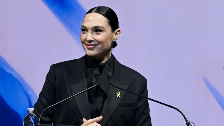 Gal Gadot Receives 2026 Genesis Prize Israel National News