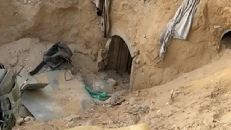 Watch: IDF forces return to tunnel where Hadar Goldin was held | Israel ...