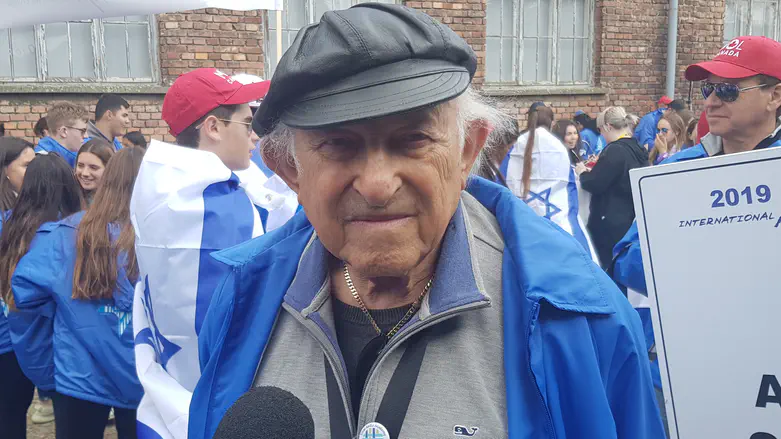 Mezuzuahs ripped from Holocaust survivor's door in Toronto | Israel ...