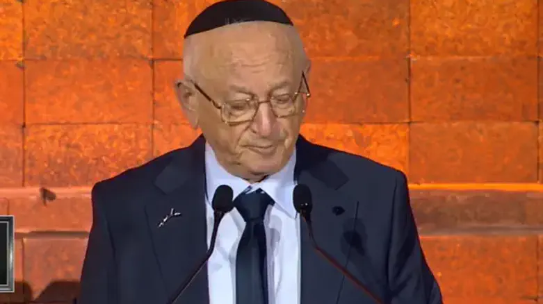 Holocaust survivor and former judge recites 'El Maleh Rachamim' prayer ...