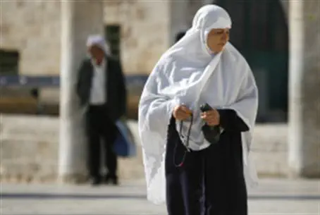 Muslim Missionaries Converting Israeli Women | Israel National News