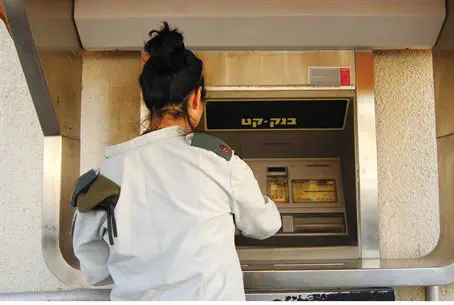 SuperSol Sheks for Lone Soldiers | Israel National News