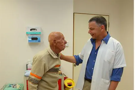 109-Year-Old Gets New Nose | Israel National News