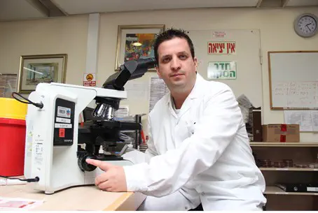 Israeli Doctor Discovers New Bacteria | Israel National News