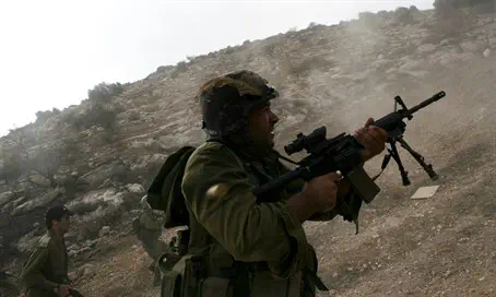 Report: Gun Battle as Arabs Shoot at IDF Post | Israel National News