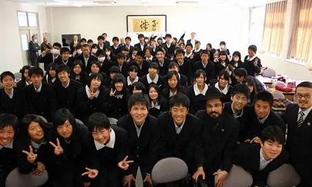 Japanese students learn Judaism from chief rabbi | Israel National News