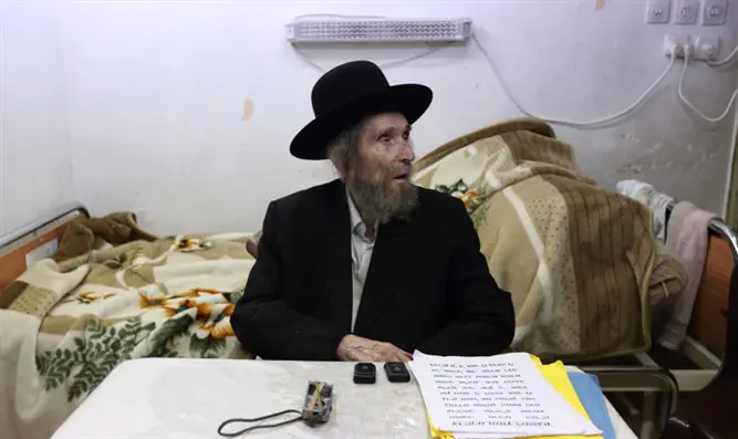 Rabbi Shteinman to remain hospitalized | Israel National News