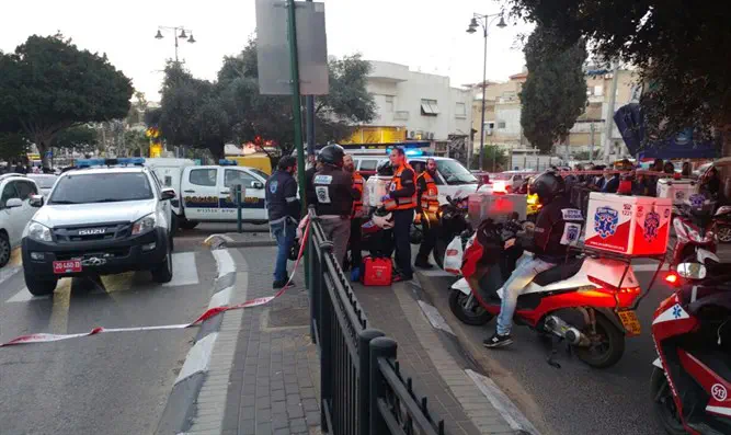 Watch: Six wounded in Petah Tikva terror attack | Israel National News