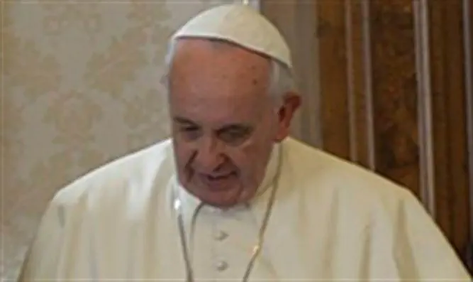 Supreme Pontiff Pope Francis slaps away believer's hand | Israel ...