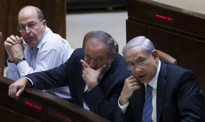 Ya'alon attacks Liberman, calls him a 'liar' | Israel National News