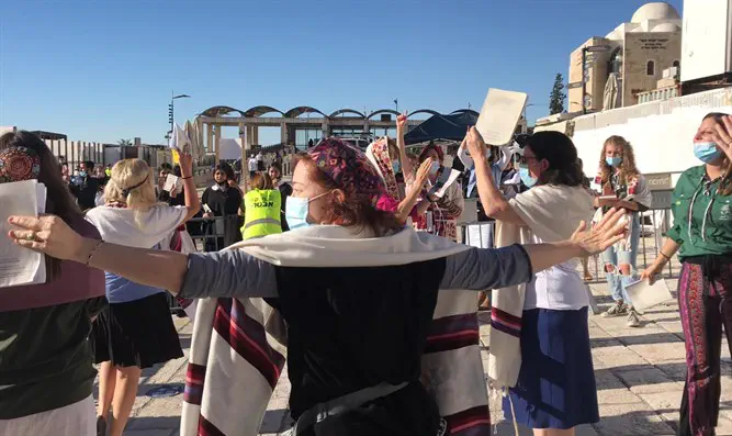 Watch: Worshippers jeer Women of the Wall at Western Wall | Israel ...