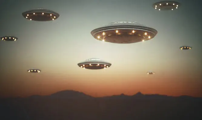 UFO report coming soon: 'Strange objects moving extremely fast ...