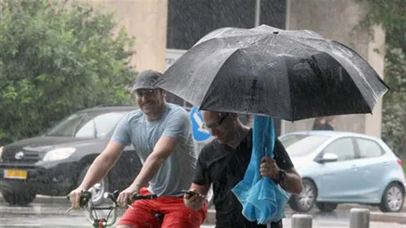 Rain before sun: Showers to continue until Saturday | Israel National News