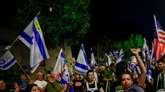 Protestors block roads near US embassy branch | Israel National News