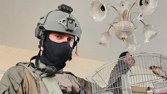 IDF soldiers rescue protected birds during raid | Israel National News