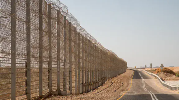 Defense Ministry to construct barrier along eastern border | Israel ...