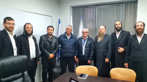 Haredim face steep costs on their way to pilot licenses | Israel ...