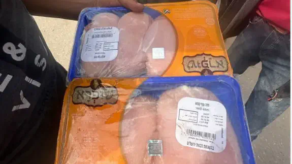 Kosher chicken arrives at central Gaza markets | Israel National News