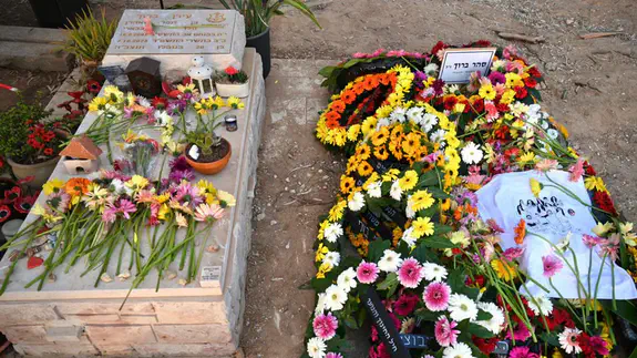 'Finally returned home': Sahar Baruch buried next to brother he tried ...