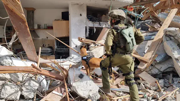 Commander of Israel Dog Unit Meets American Jews | Israel National News