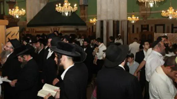 Ne'eman Shouted At in Hevron | Israel National News