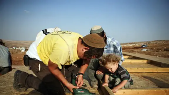 Midnight Demolition in Maoz Esther | Israel National News