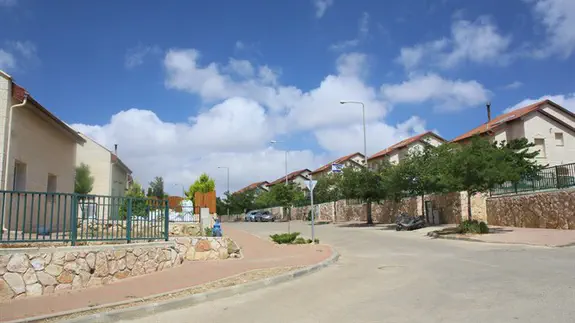 Destruction of Ofra homes delayed by month | Israel National News