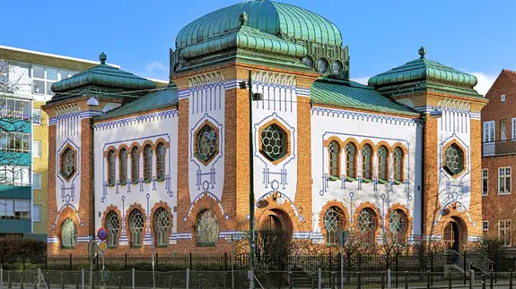 Sweden: 'Holocaust was a scam' projected onto synagogue | Israel ...