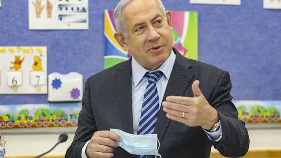 Netanyahu visits girl who suffered from bullying | Israel National News