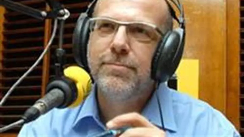 Govt Radio Used for Far-Left Views | Israel National News